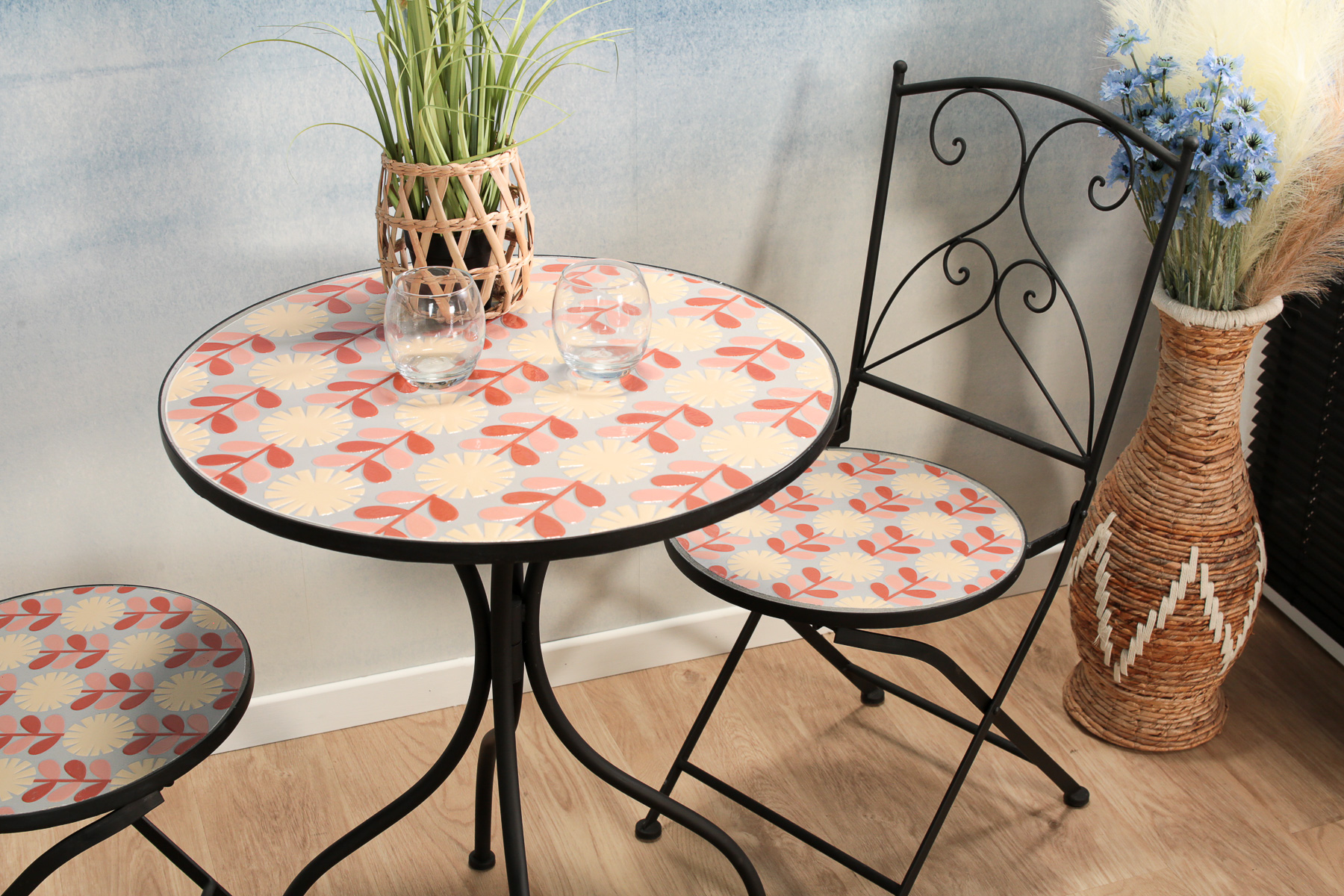 Petite table de jardin motif 70s D. 61 cm GRENADE | Tables d'extérieur ...