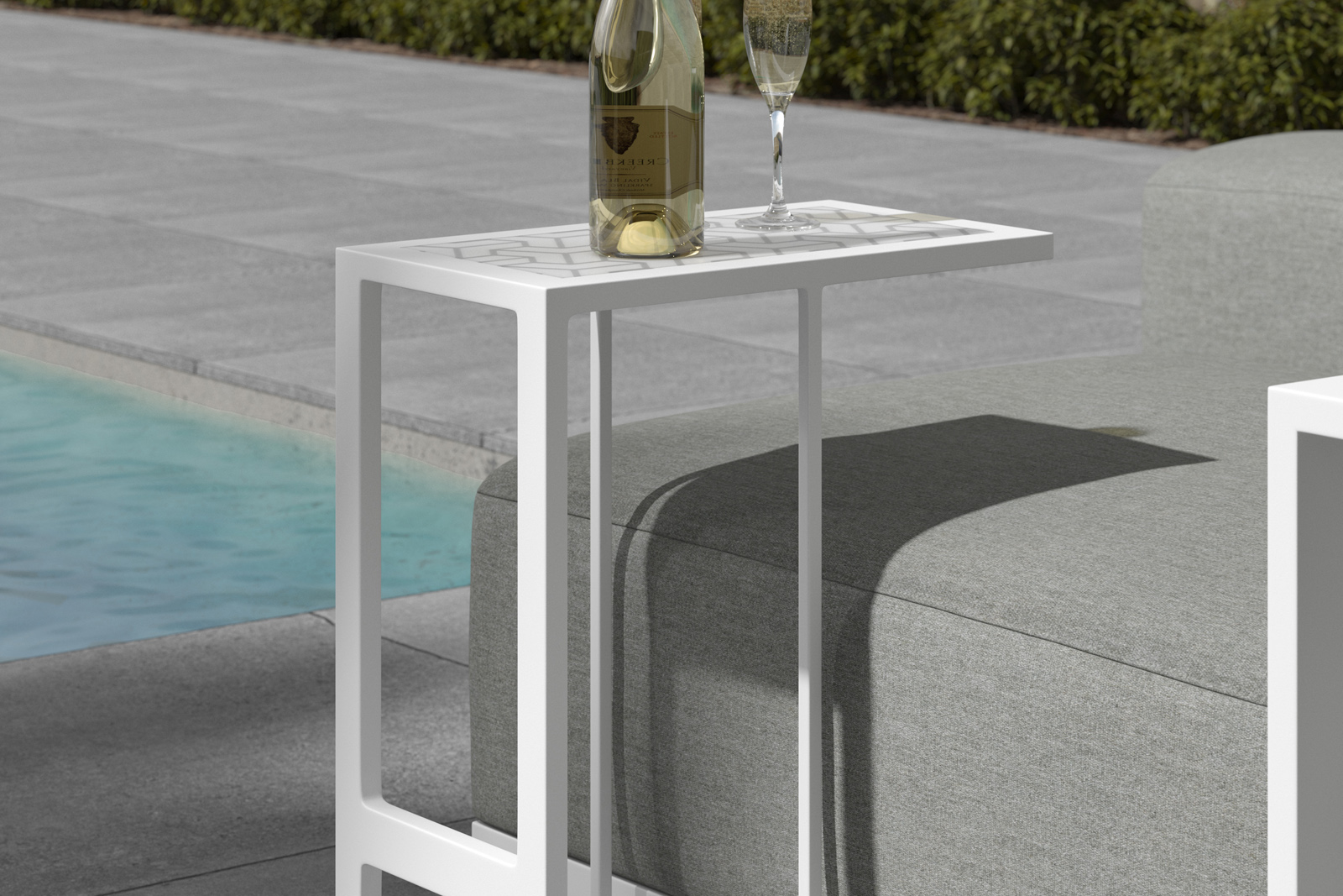 Table d'appoint jardin en aluminium blanc avec motifs graphiques MAJORQUE | Salon détente | Pier ...